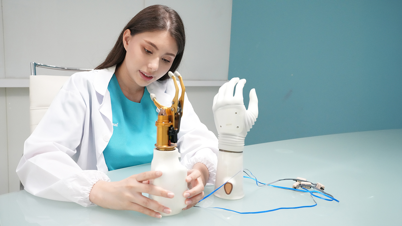 Motor Unit Drive: A New Interface for Neural Control - Delsys
